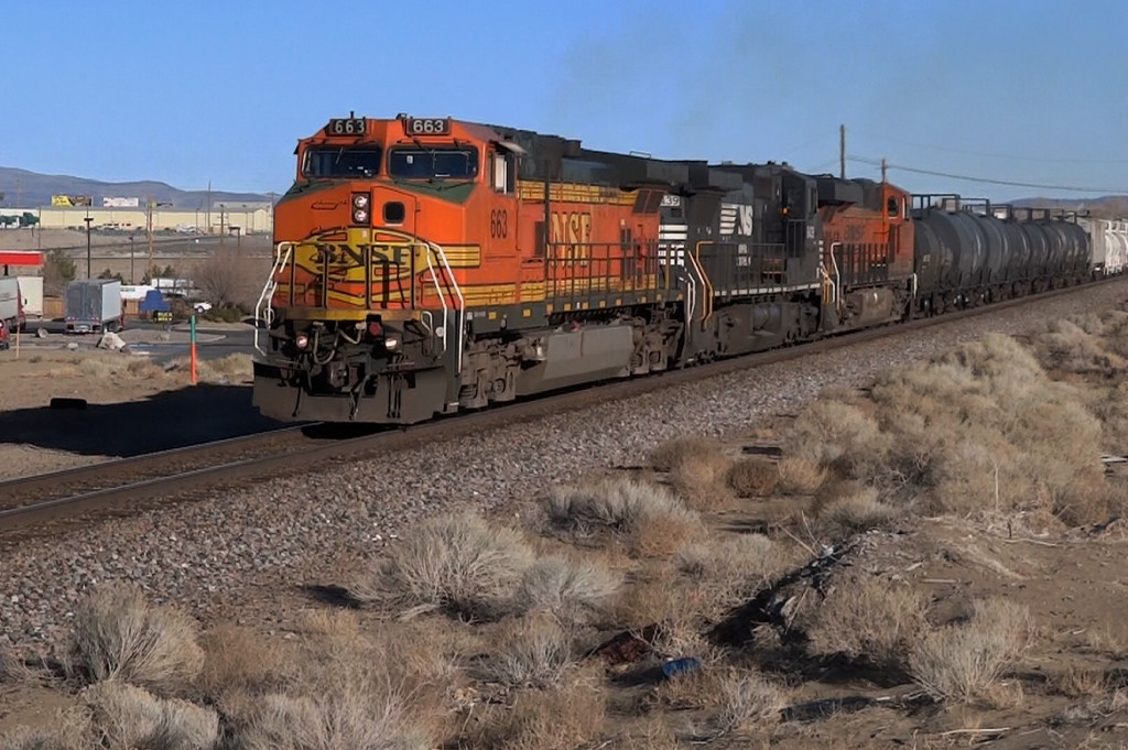 BNSF 663
